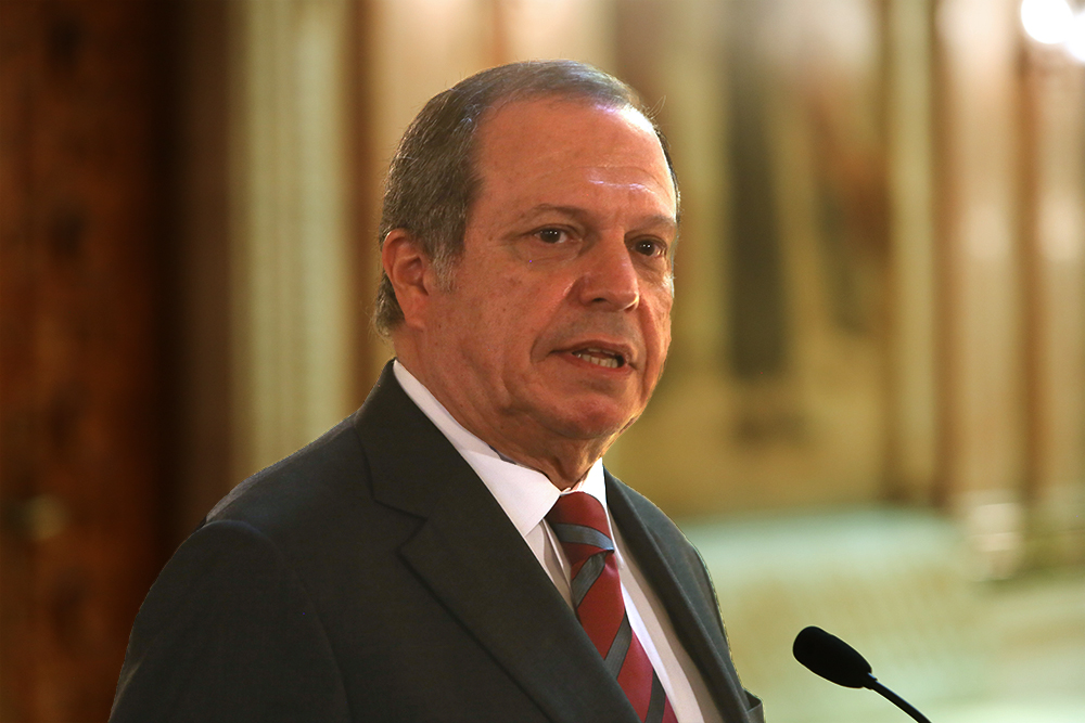 Carlos César critica declarações de Wolfgang Schäuble e a sua ...