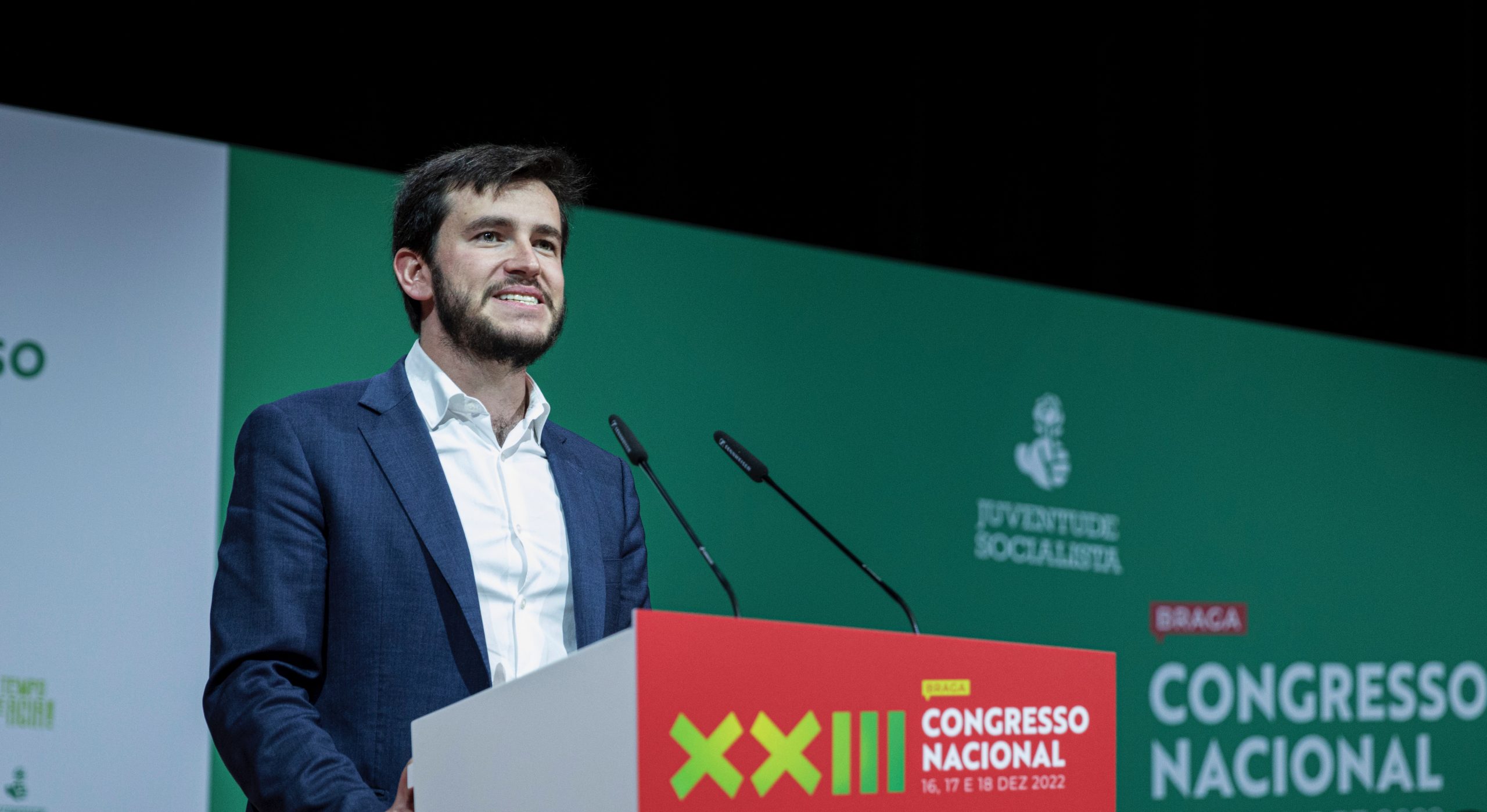 Miguel Costa Matos reeleito líder da JS com proposta de “um novo ...