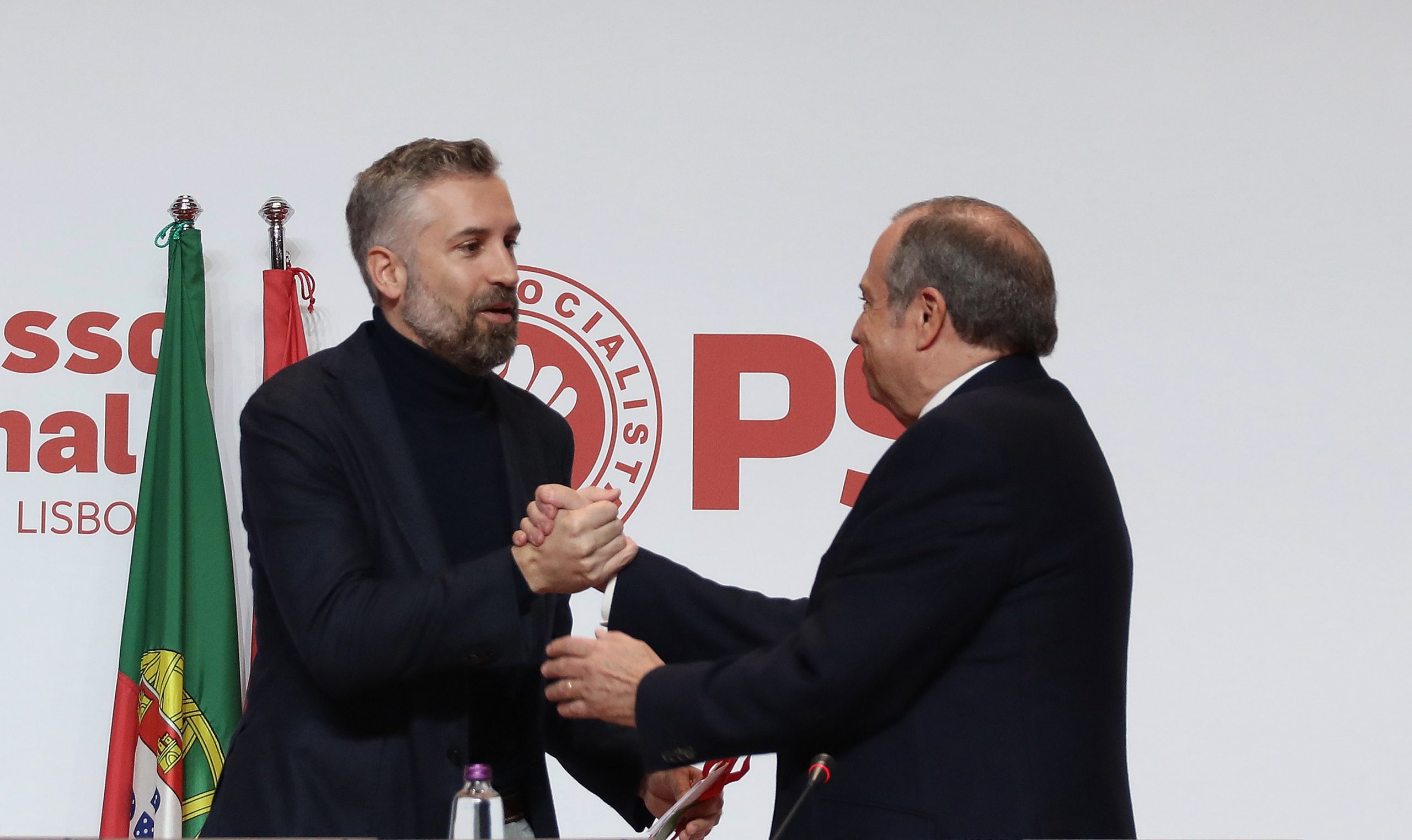 Carlos César reeleito presidente do PS | Partido Socialista